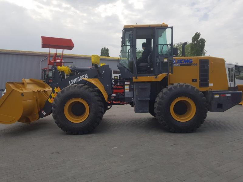 Фронтальный погрузчик XCMG LW 550FN в Молдове | Coleso.md